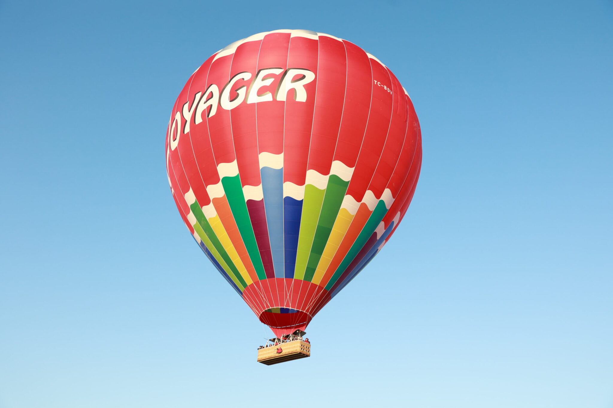 How Hot Air Balloons Are Made: From Fabric to Flight - Pashaballoons.eu ...